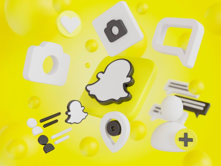 Add random people on Snapchat: how it happens and how to stop