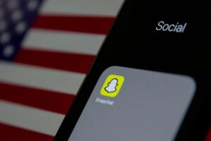 12 Signs of cheating on Snapchat & How to catch the cheater