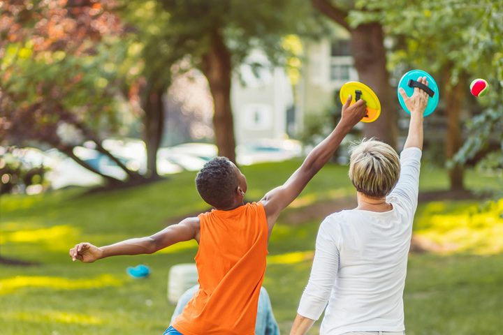 Make family day unforgettable: 20+ engaging outdoor family games